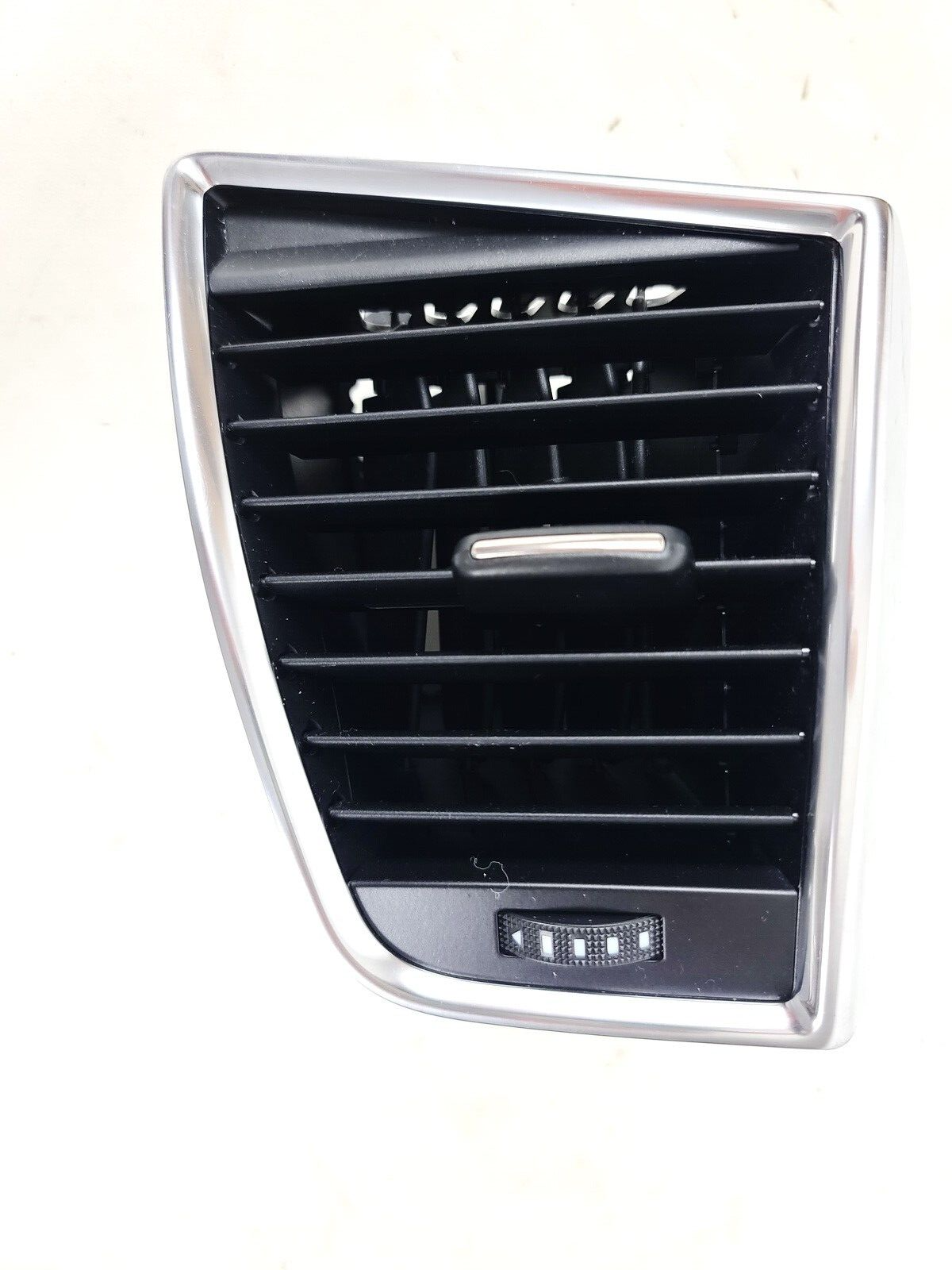 Audi Q5 Passenger AC Vent W/silver Trim Black OEM 8r1 820 902 G for ...