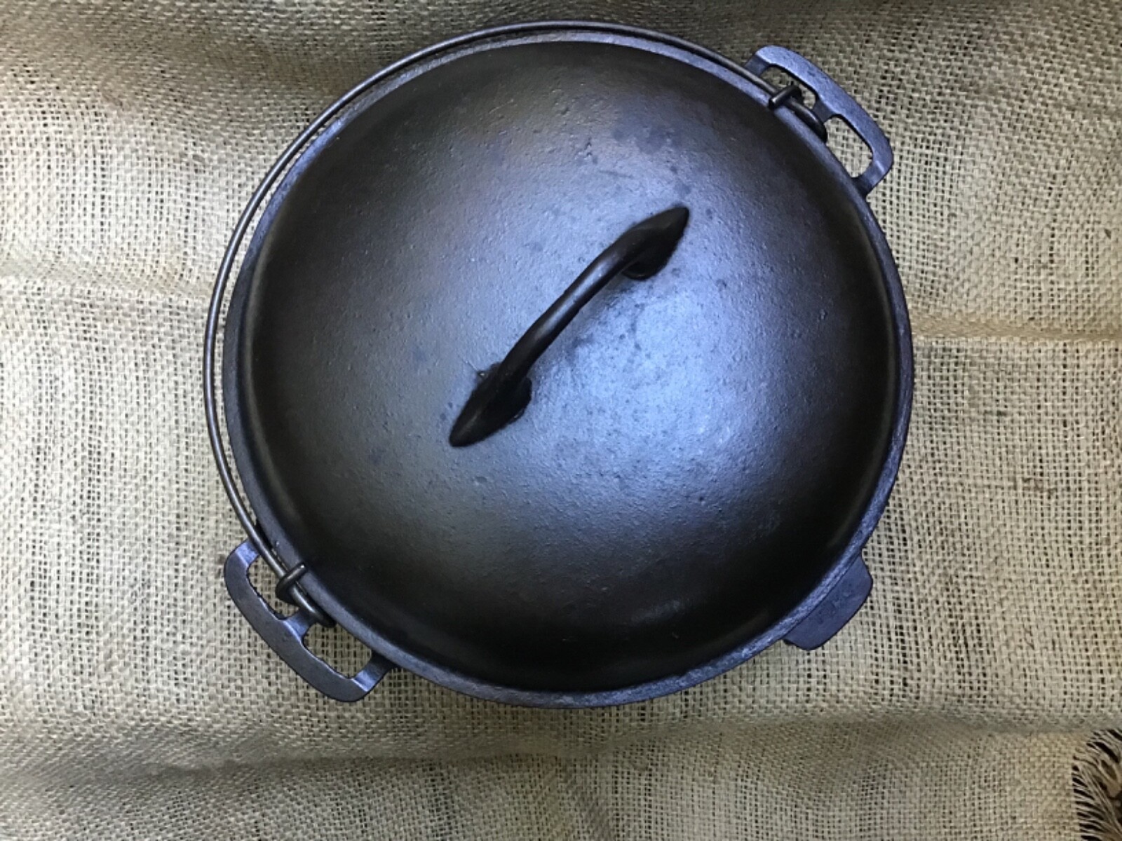 Vintage Favorite Piqua Ware Cast Iron Dutch Oven #8D Smiley With Trivet ...