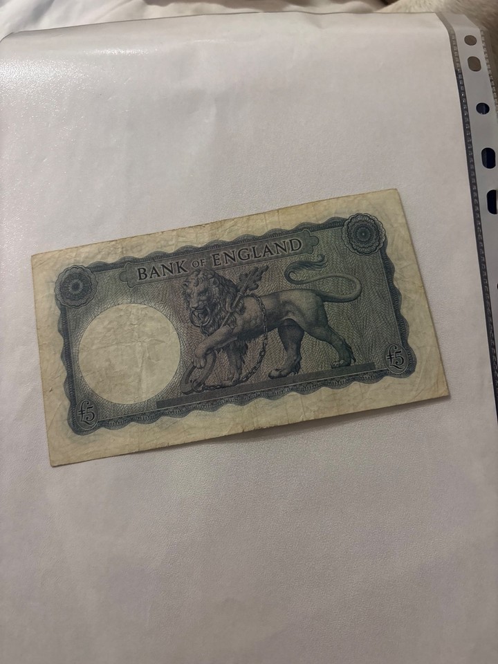 Old Five pounds paper bank note. Not coins. L K O’Brien Queen Elizabeth ...