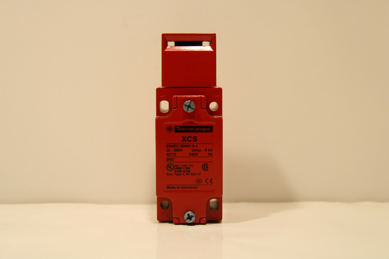 Telemecanique XCSA701 Safety-switch NEW | eBay