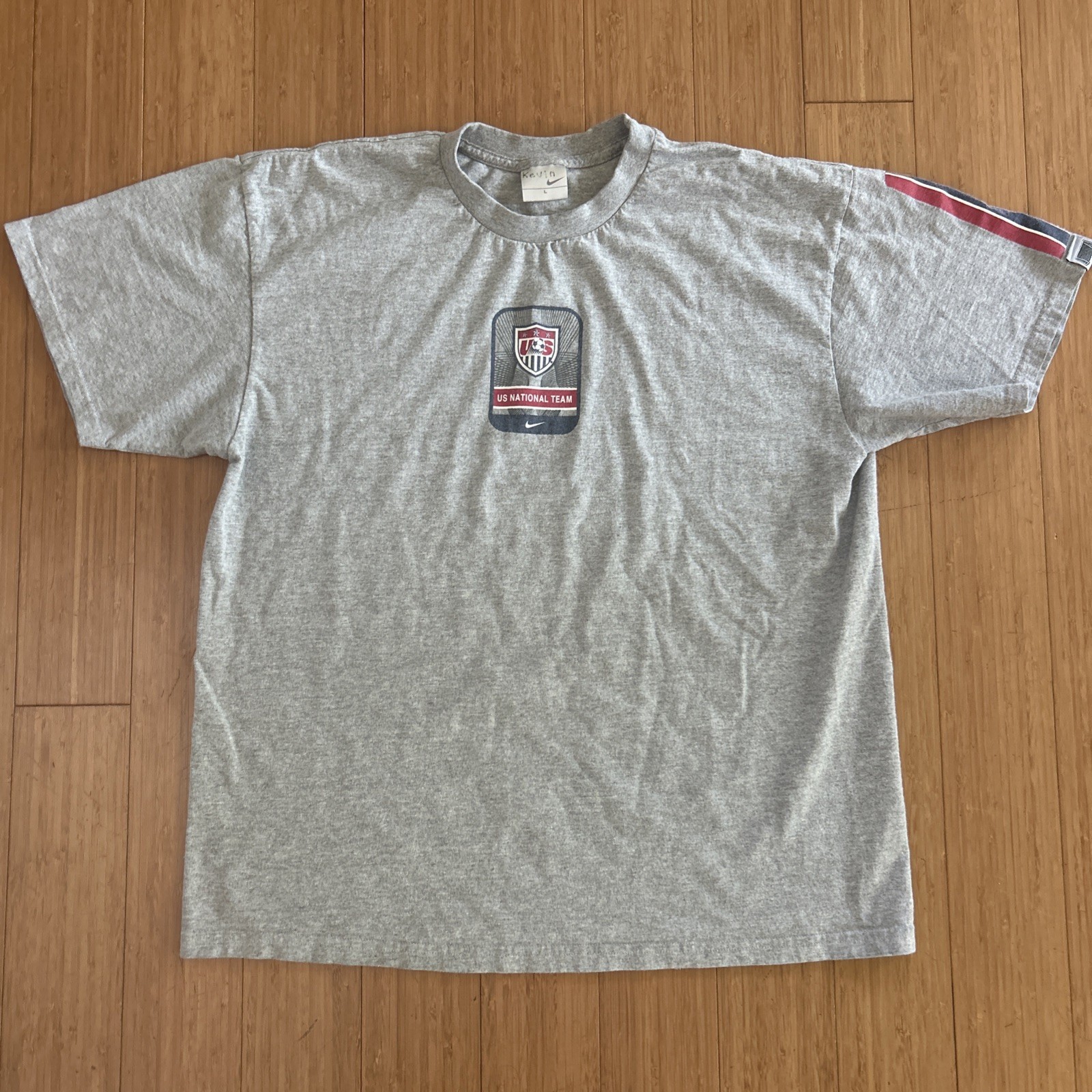 2000s Y2K Nike Soccer Men’s National Team USA Grey T-… - Gem