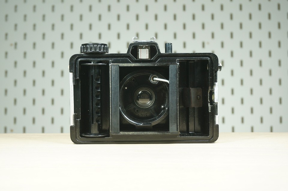 DRUH Synchro Bakelite medium format 6x6 box camera, film 120mm, made in ...