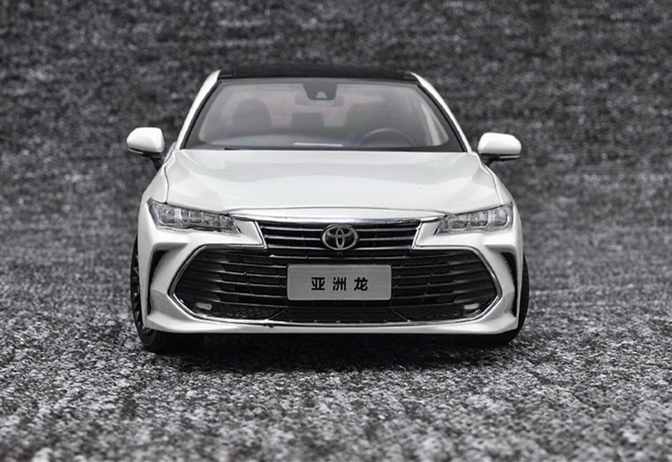 1/18 Scale Toyota Avalon White DieCast Car Model Toy Collection Gift | eBay