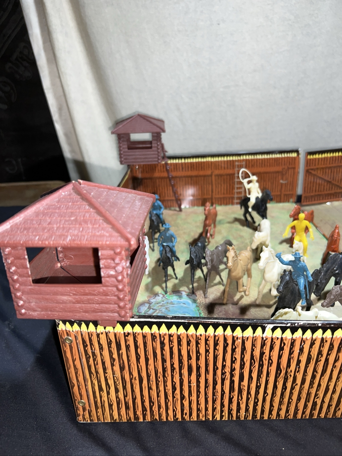 Vintage LOUIS MARX Fort Apache Carry-All Action Playset with ...
