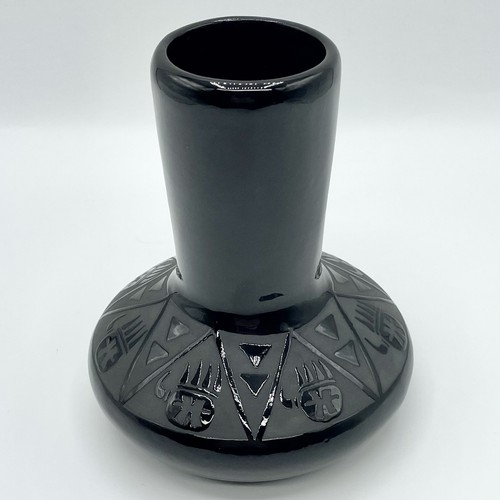 Maria Adelicia San Juan Pueblo Native American Black Bear Pottery Vase ...