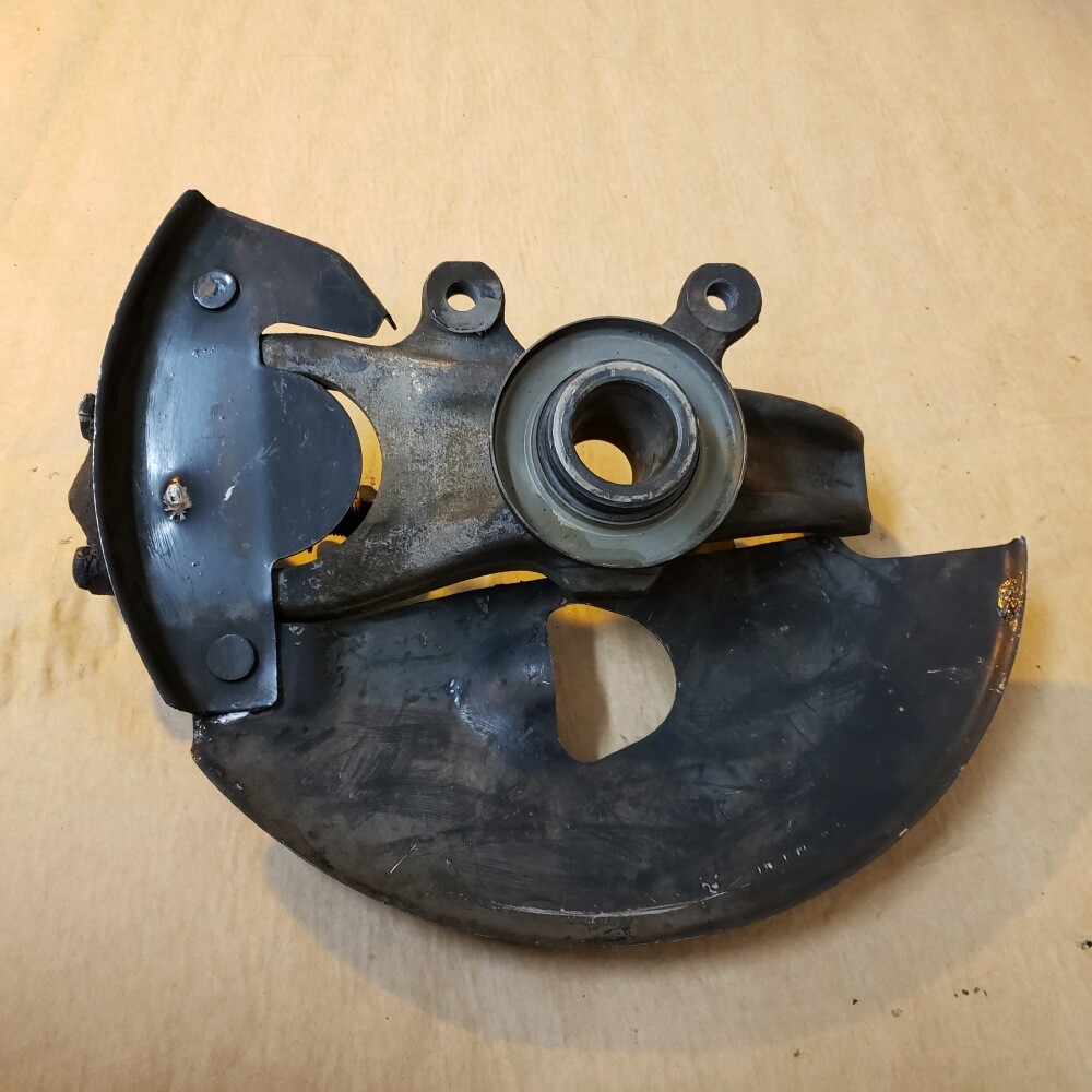Jaguar XJ6 Series 2 73-79 RH Right Front Suspension Stub Axle Vertical ...
