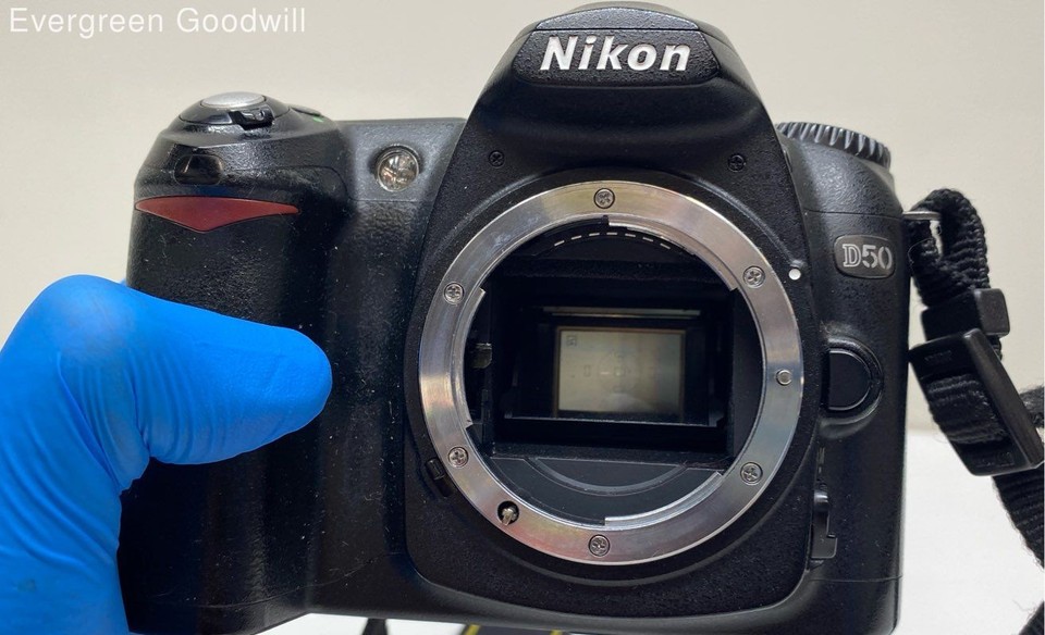 Nikon D50 DSLR Digital Camera Body 6.1 MP w/ Strap Powers On for P/R | eBay