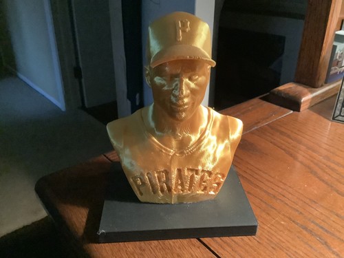 Roberto Clemente Gold Bust. Measures 5 X 6 Inches. | eBay