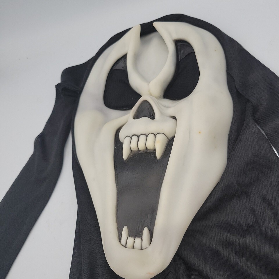 Vintage Easter Unlimited Scream Ghostface Mask Vampire Fun World | eBay