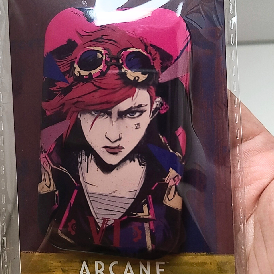 ARCANE League of Legends Vi & Caitlyn Flash Can Badge Bundle Official ...