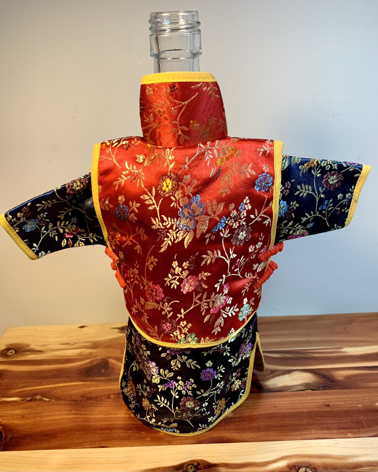 Traditional Chinese Embroidered Silk-Wine Bottle Jacket Cover-Unique ...
