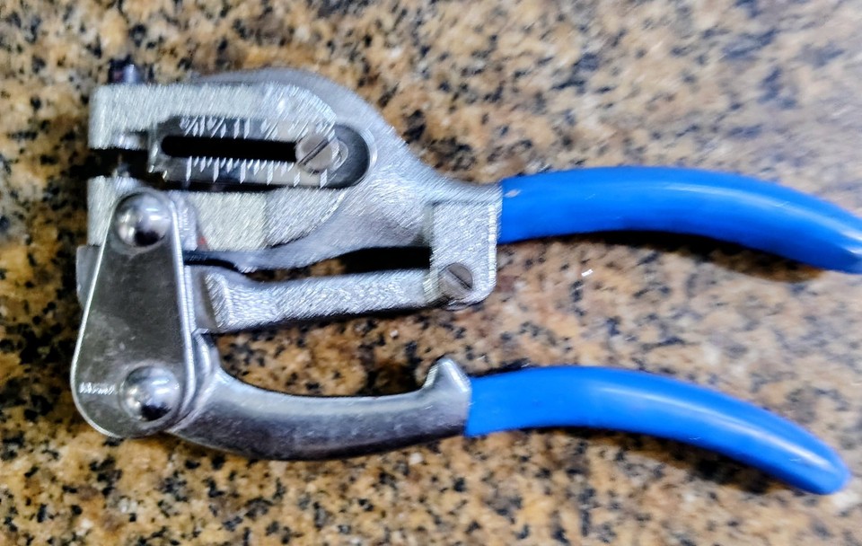 🗽HEAVY DUTY HAND HELD HOLE PUNCH PLIERS | eBay
