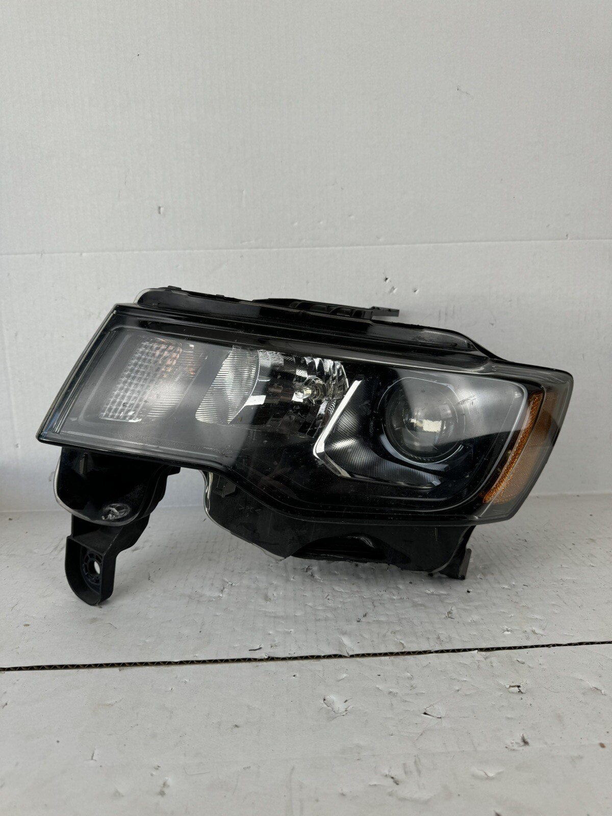 2017-2021 Jeep Grand Cherokee Left Driver Side Headlight Halogen OEM ...