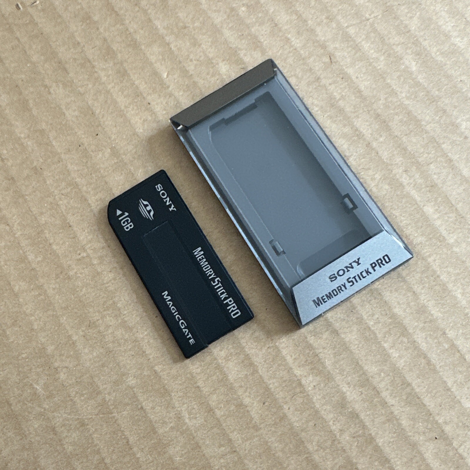 Sony Genuine Memory Stick Pro MagicGate Long Card 1GB MSX-1GS in CASE ...