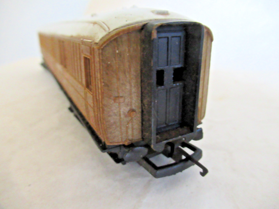 HORNBY OO GAUGE LNER TEAK SLEEPING CAR RUNNING NUMBER 1316, FLYING ...