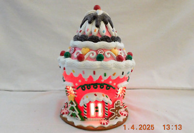 New 2024 Trimsetter Gingerbread Cupcake House LED Lighted 8 1/2"x6"x6 ...