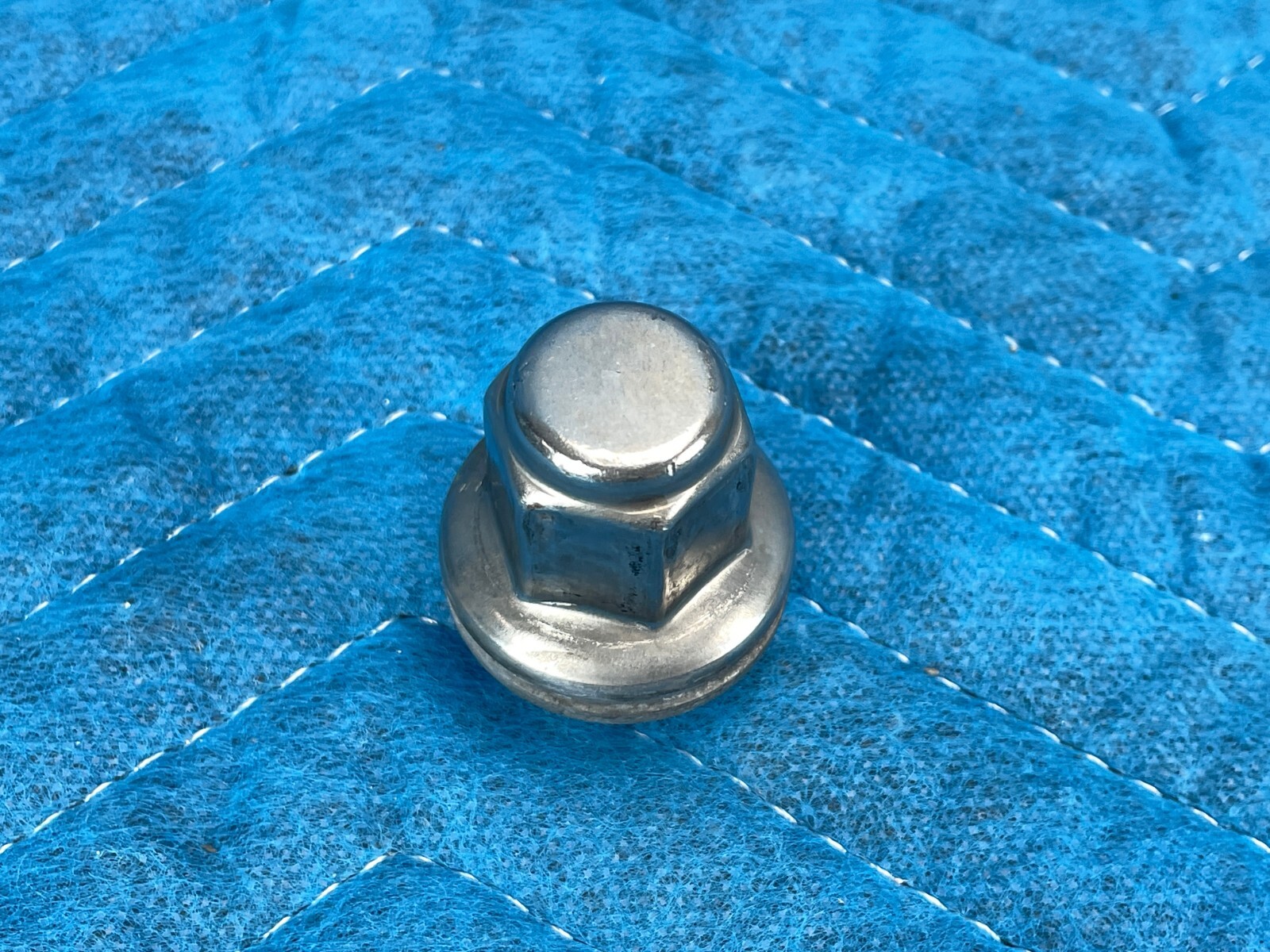 Nissan Titan XD Alloy Wheel Lug Nut 40224-1LA2B 2016-2023 OEM | eBay UK