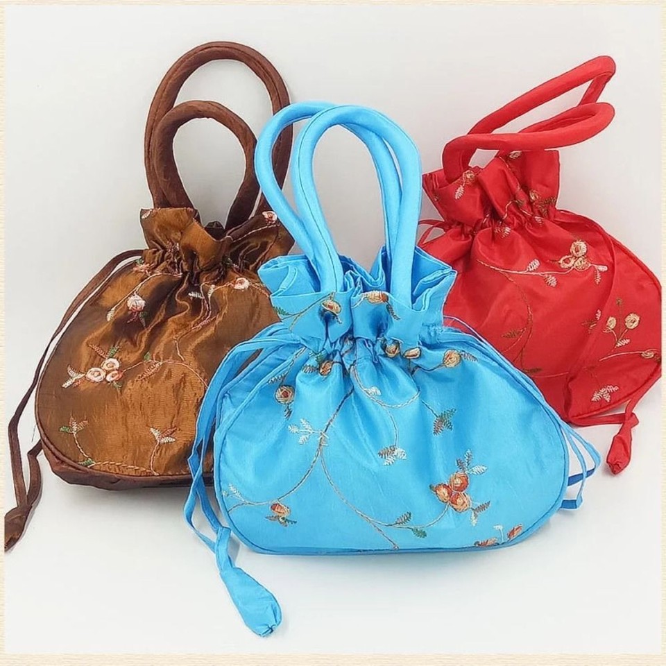 Handmade Women Flower Handbags Embroidered Flower Jewelry Bag Women ...