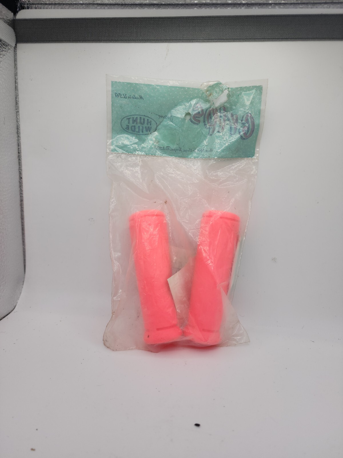 Hunt Wilde Pink Vintage Grips New In Packaging | eBay
