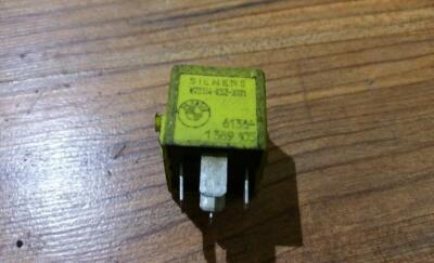61361389105 61.36-1389105 v23134-k52-x131 Relay module for BMW 3-S ...