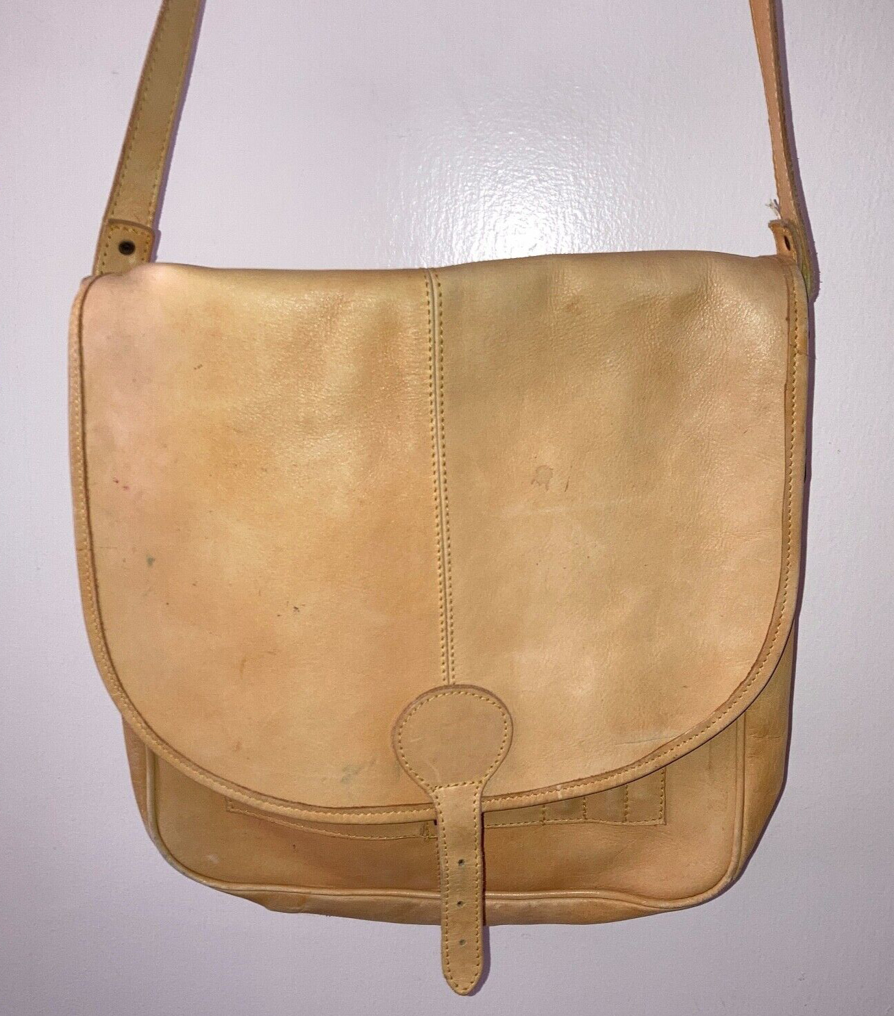 Vintage Infinity 70’s 80s Tan Leather Crossbody Schoo… - Gem