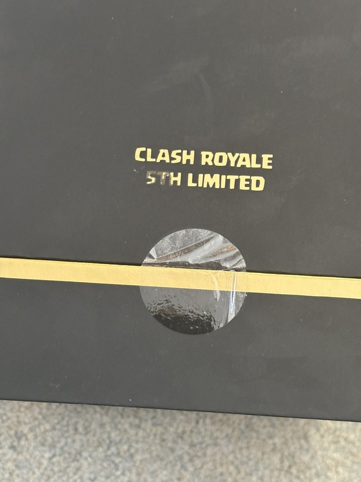 New Supercell Clash Royale Golden Prince 5th Anniversity Statue Limited ...