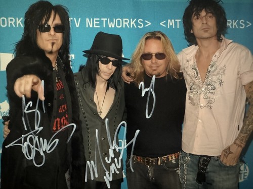 MOTLEY CRÜE Autographed 8x10 photo Tommy Lee Nikki Sixx Vince Neil ...