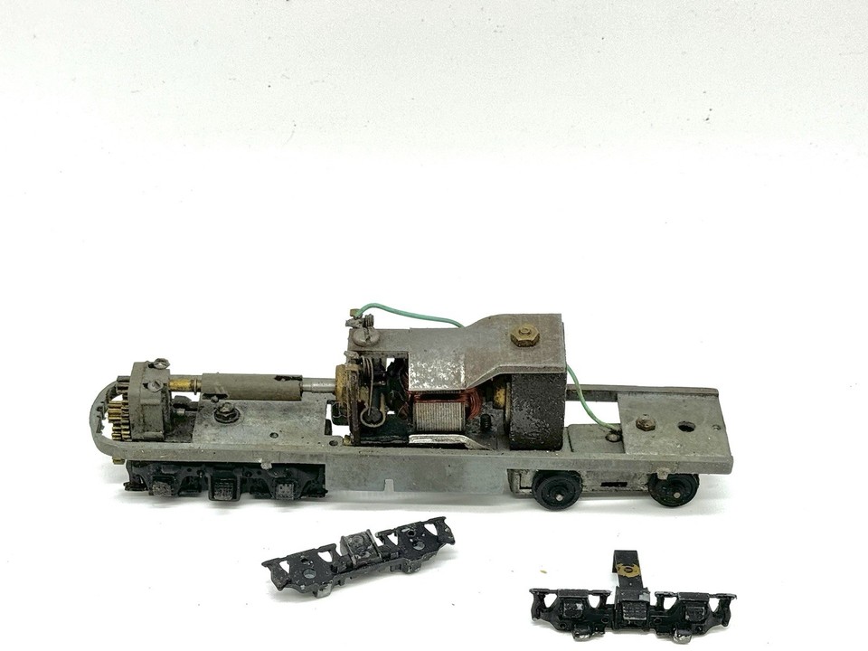 Hobby Town EMC F-7 Diesel Chassis/Frame And Motor For Repair HO Scale ...
