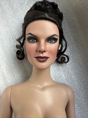 Tonner TYLER OOAK Nude JULIE REPAINT ONCE UPON A TIME EVIL QUEEN REGINA 16” Doll | eBay