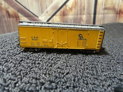 N-scale Box Car~C&O railways~Yellow Blue~Needs TLC~Trains~Hobby | eBay