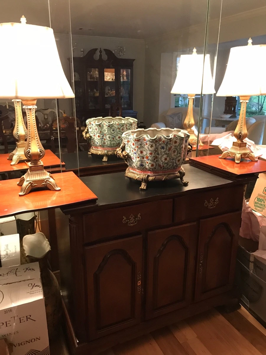 Dining Room Buffet Servers