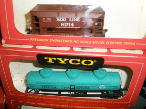 Lot of 9 TYCO Red Box Train Cars in Boxes | eBay