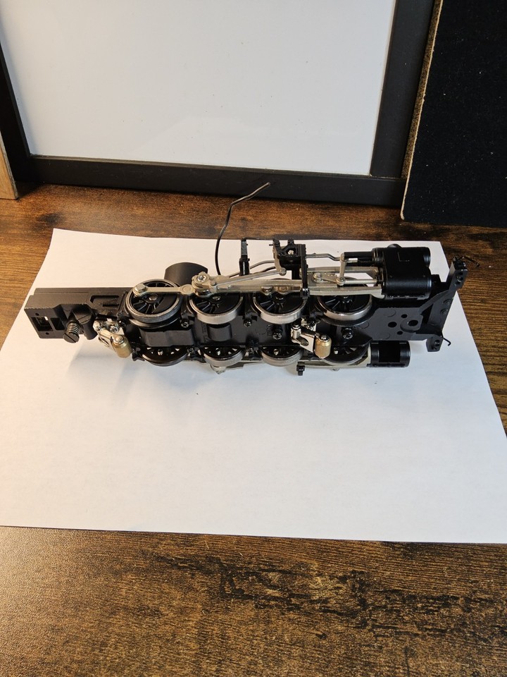 Lionel O Gauge Unknown Steam Locomotive Frame With 8 Wheels And More ...