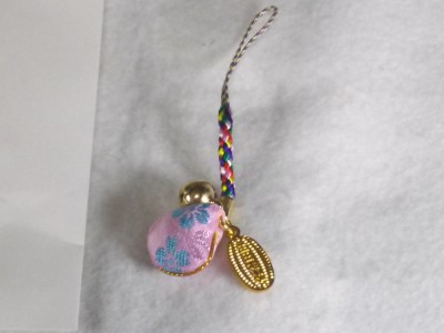 Good fortune Suzu Netsuke Amulet (pink) / Ikuta Shrine in koube Japan ...