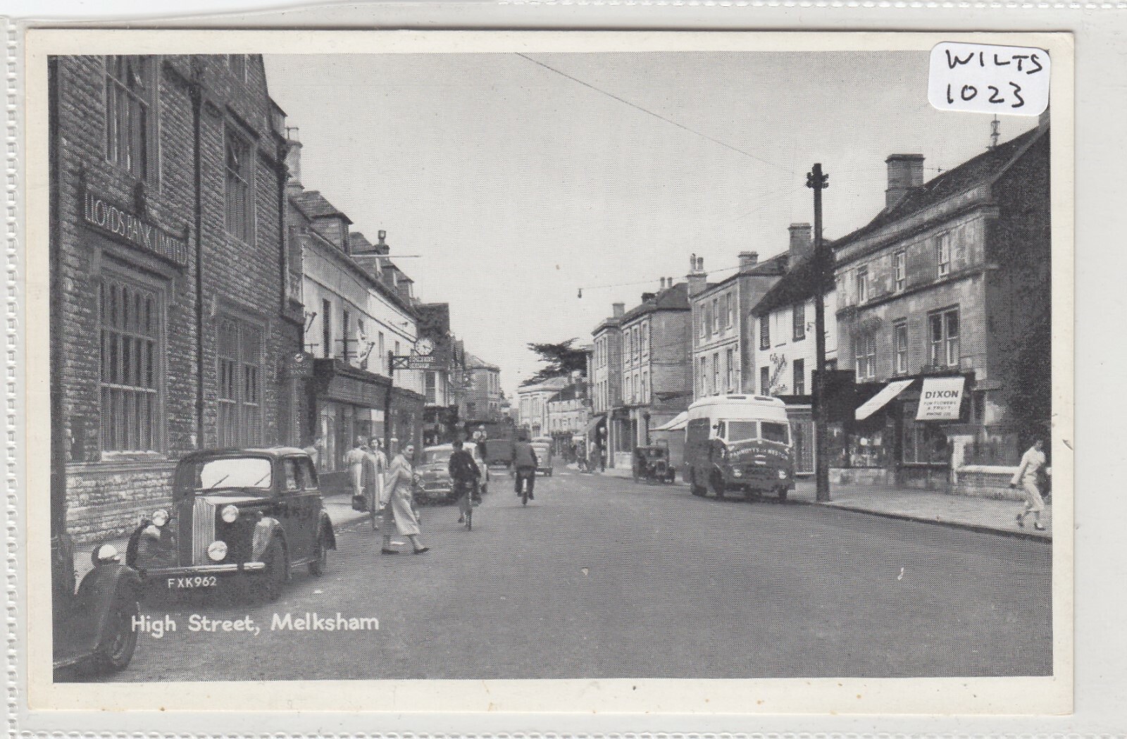 MELKSHAM Wiltshire High Street outside Lloyd's Bank / Shops / CARS ...
