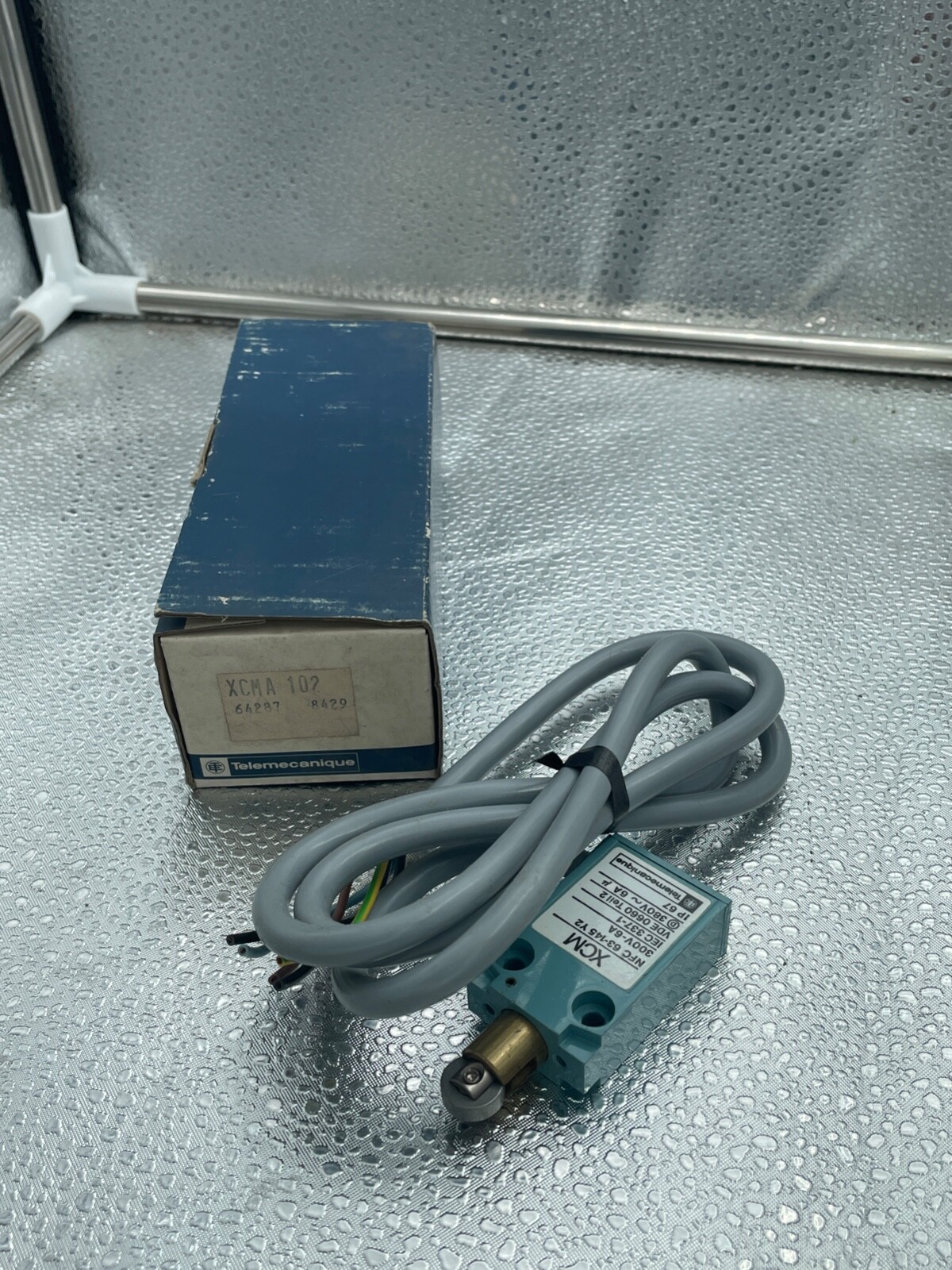 Telemecanique Xcm-a102 Limit Switch 300v 6a for sale online | eBay