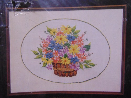 Dimensions SUMMER BOUQUET #3029 Counted Cross Stitch Kit Vtg. 1982 NEW ...