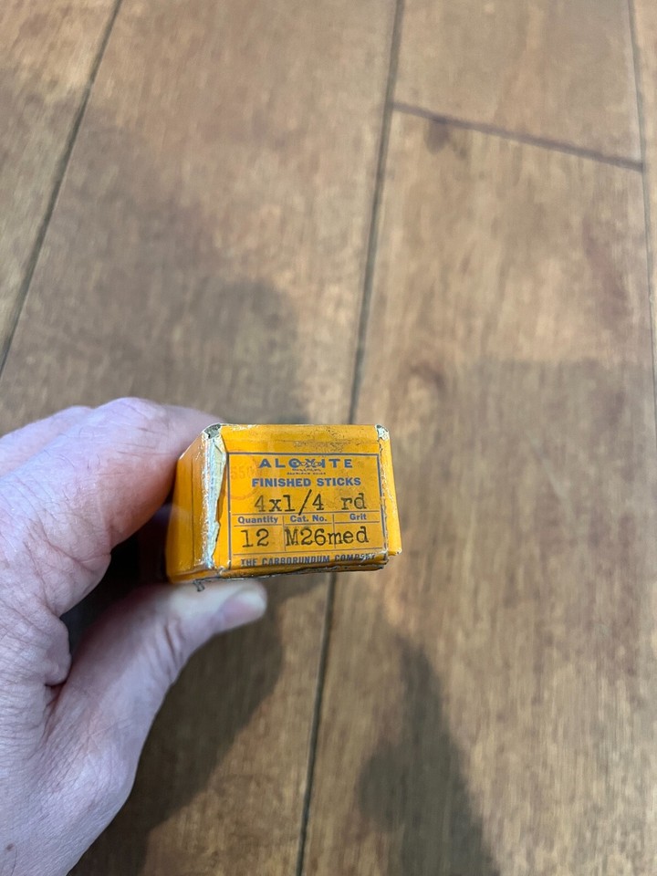 Carborundum Aluminum Oxide Sharpening 4" Round sticks,Medium, Aloxite ...