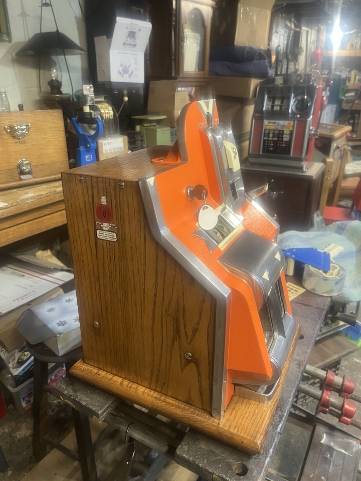 VINTAGE MILLS 5-C CHEVRON QT SLOT MACHINE RESTORED ORIGINAL LOCKS | eBay