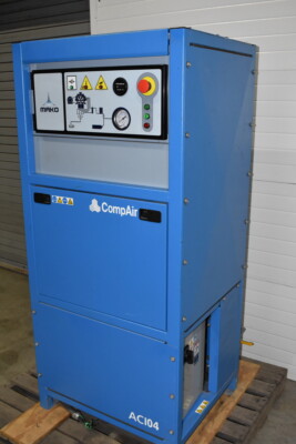 MAKO AC104, 3 stage high pressure air compressor 3000 psi ONLY 4 HRS ...