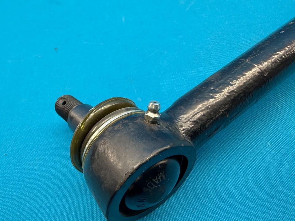 Genuine Volvo VNL USK-85128559 33" Center to Center Steering Drag Link ...