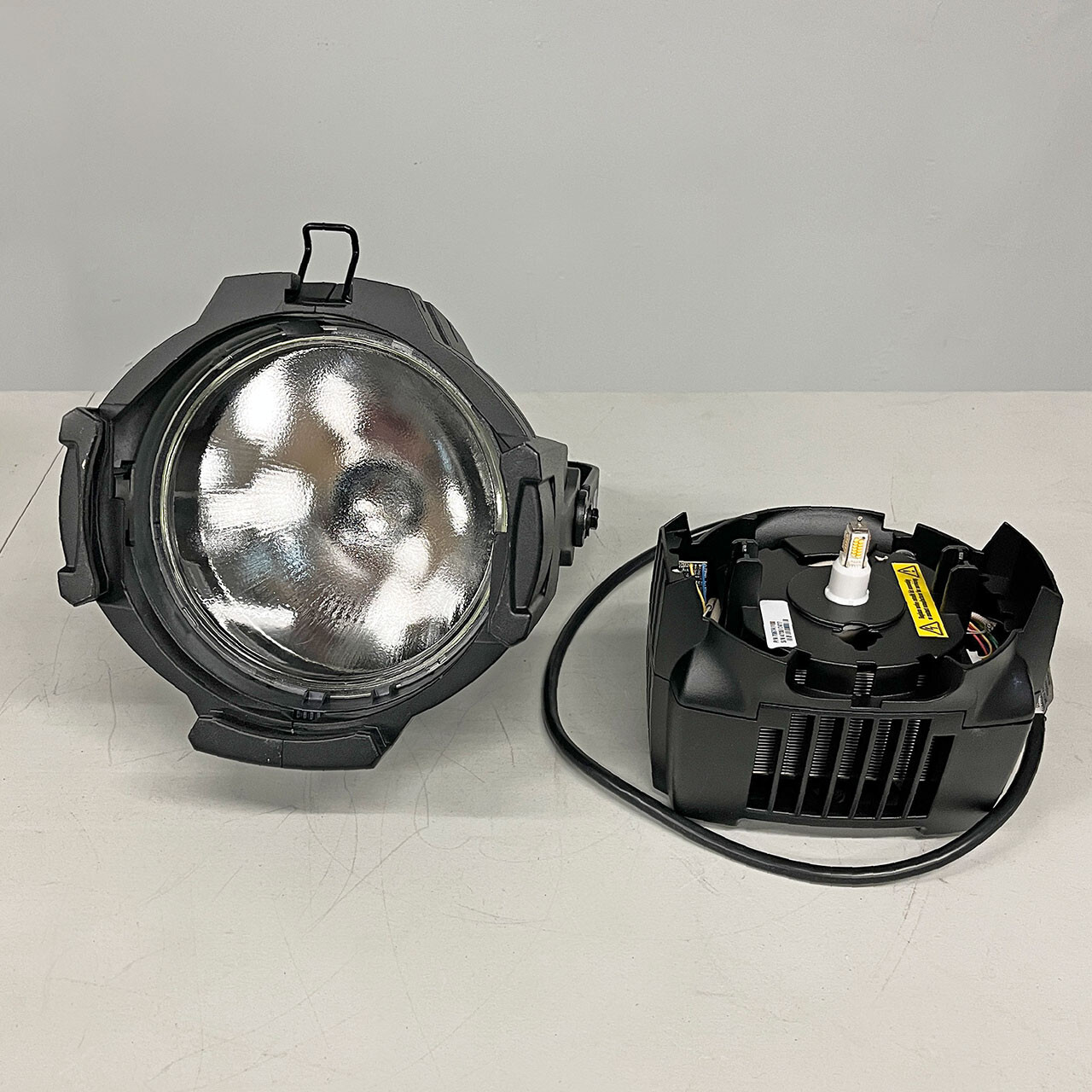 ETC Source 4WRD LED PAR Fixture with Light Engine | eBay