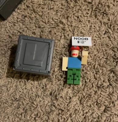 Jazwares Roblox Series 1 Classic Noob Figure + Sign – No Code | eBay