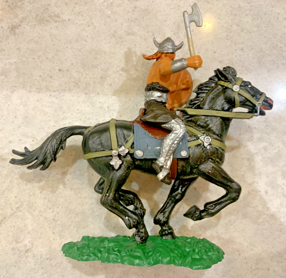 ELASTOLIN Mounted Viking Charging with Axe & Sheild Custom Painted 70mm ...