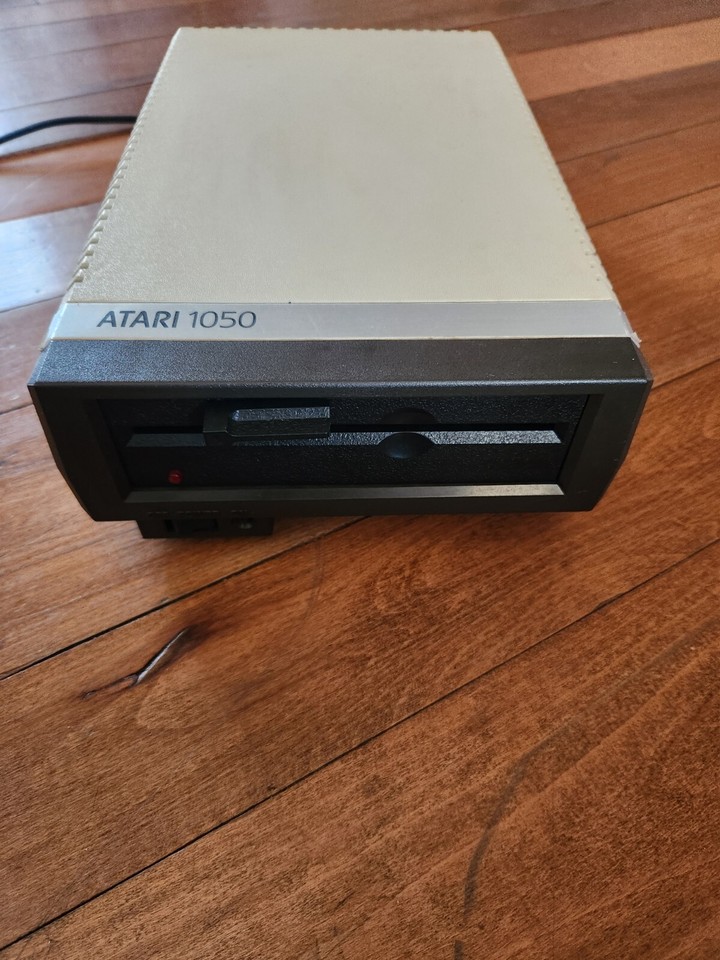 Atari 800XL Computer And Atari 1050 Disk Drive | eBay