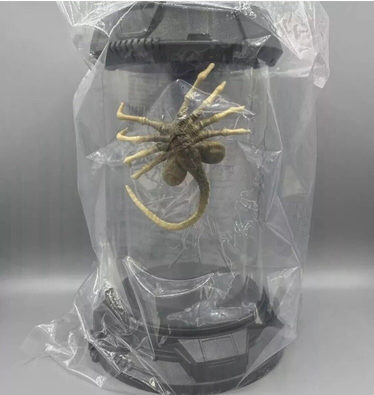 NEW Regal Cinema Exclusive Facehugger Alien | Grelly UK