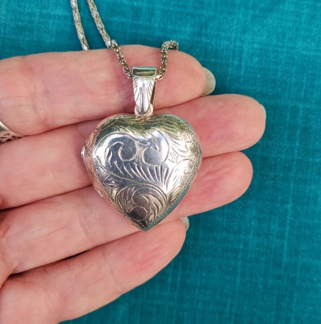 Large Sterling Vintage Heart Locket Pendant Necklace… - Gem