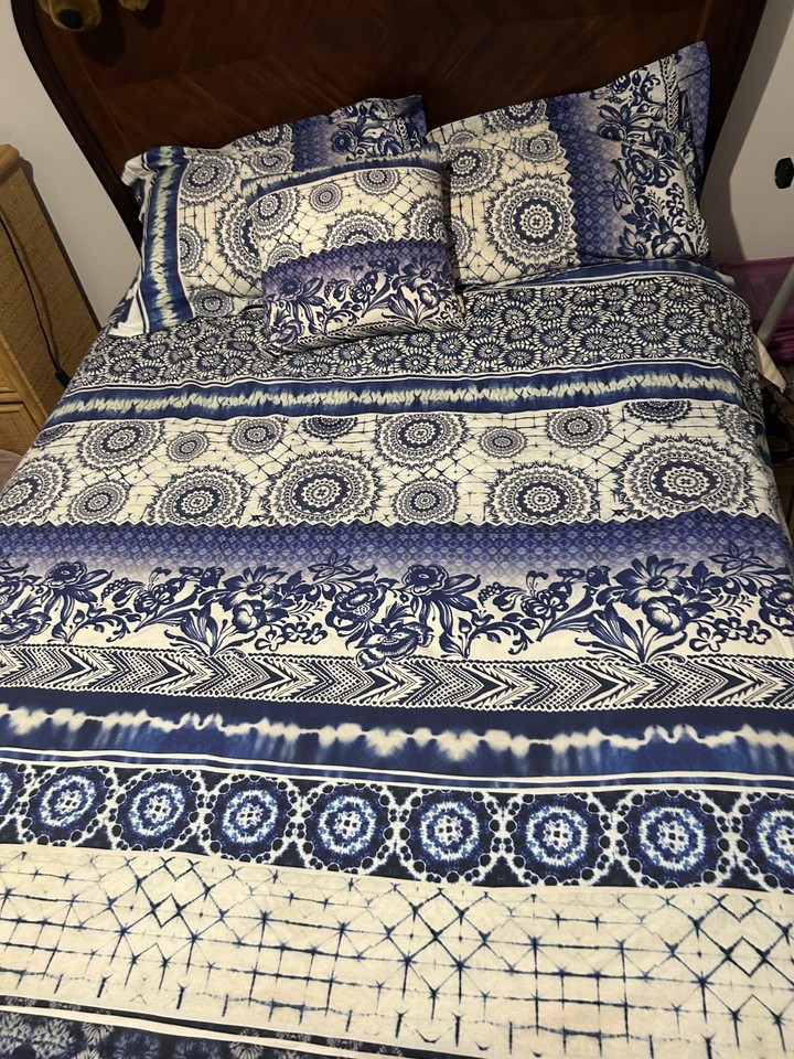 Desigual 4 piece Reversible quilt duvet cover 2 pillowcase plus a ...