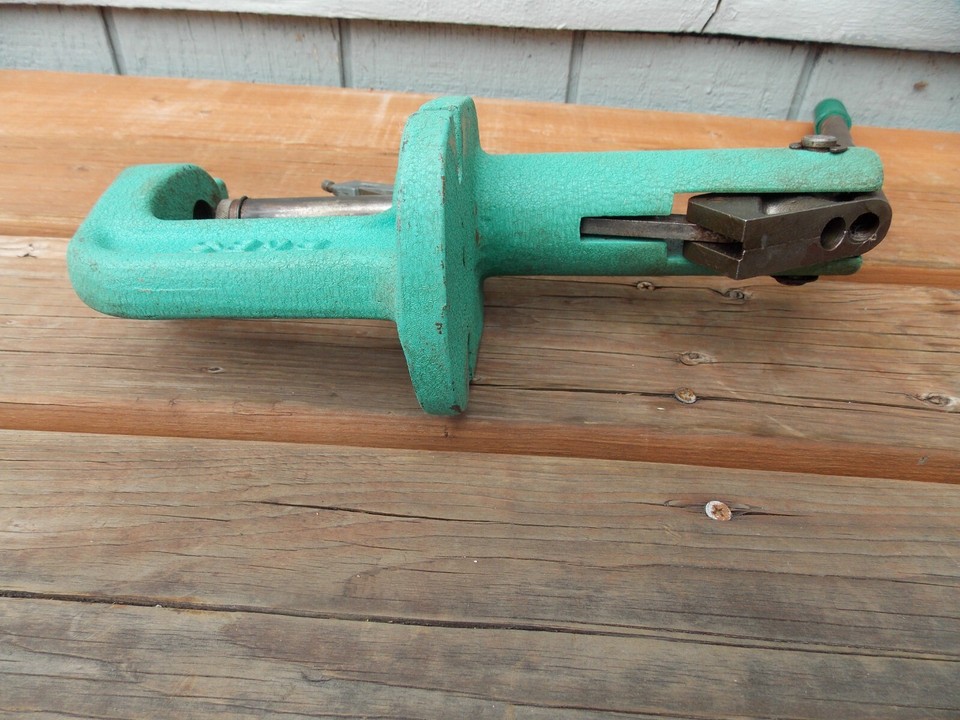 RCBS JR2 RELOADING PRESS W/DIE & BOOK | eBay