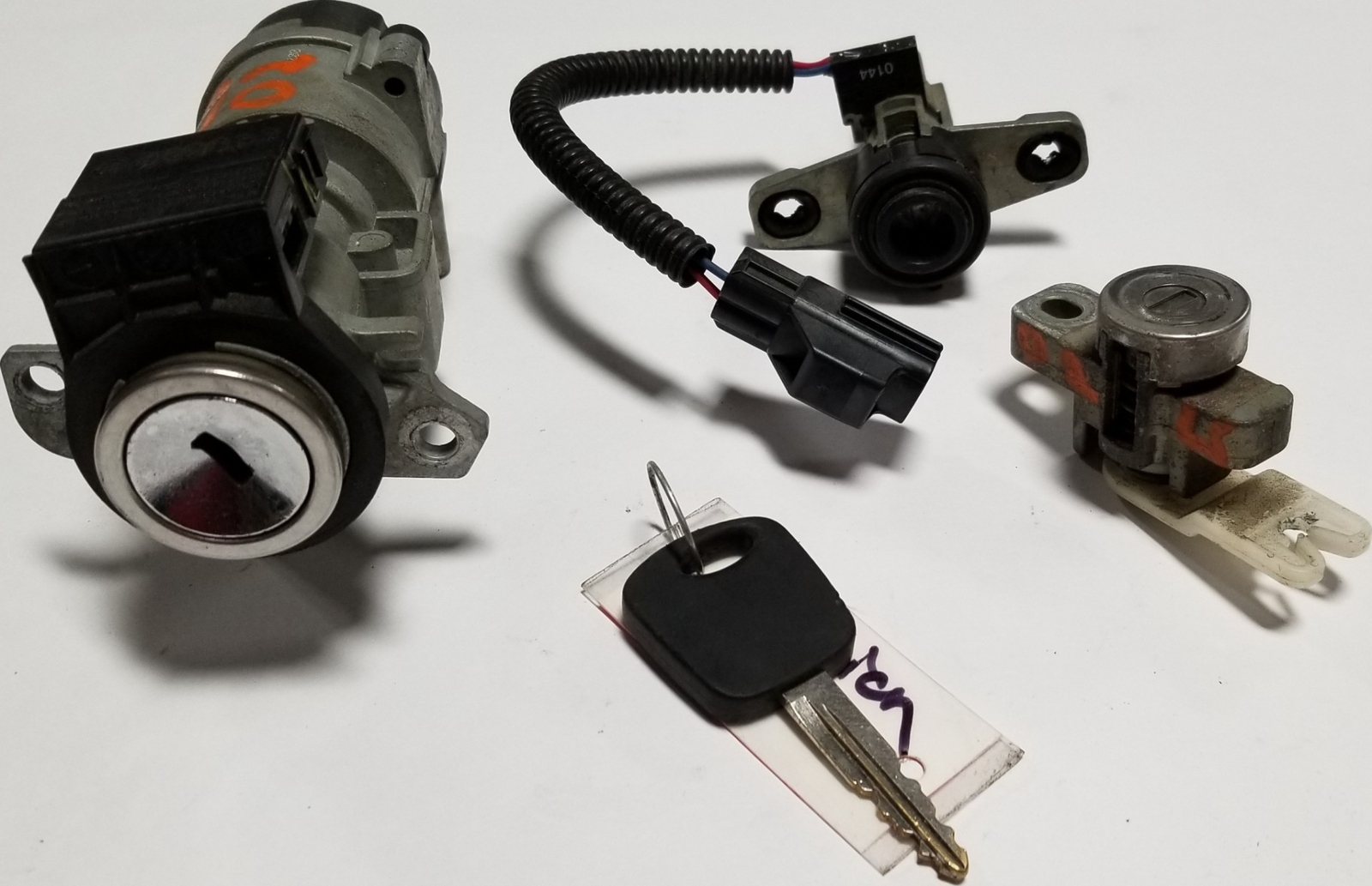 2000 2001 2002 2003 2004 2005 2006 LINCOLN LS Key Lock Ignition Trunk ...